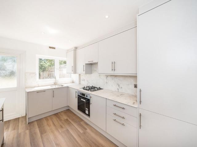 Lidiard Road, Earlsfield SW18, 4 bed property to rent, £4,500 pcm | PrimeLocation