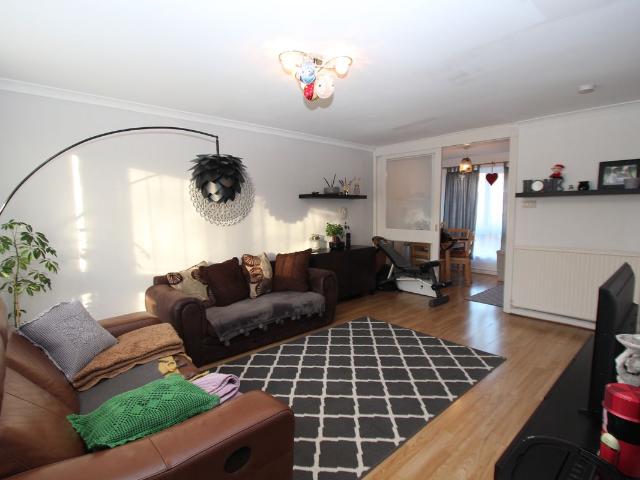 Liebenrood Road, Reading RG30, 2 bed flat to rent, £1,350 pcm | PrimeLocation