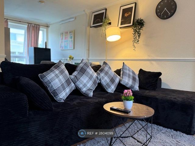 Liebenrood Road, Reading RG30, 2 bed flat to rent, £2,075 pcm | PrimeLocation
