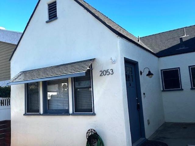 Life is Better at the Beach! One bedroom WITH An extra bonus work from home office!