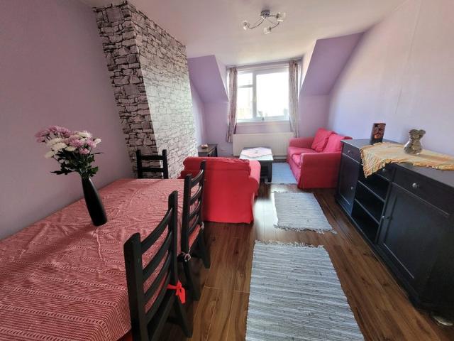 Light and airy one bedroom flat