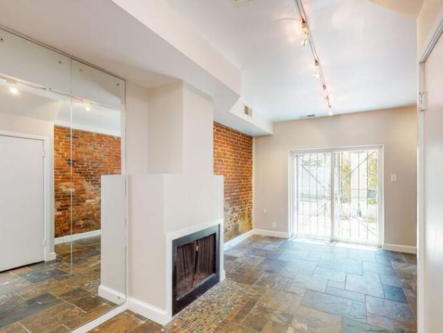 Light & Bright Rowhome in Logan Circle!