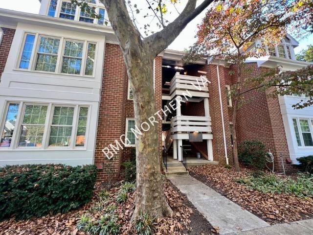 Light filled 1 Bed 1 Bath Condo With Patio in Serene Nantucket at Reston Water Included