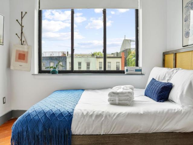 Light filled Bushwick apt! AVAIL NOW
