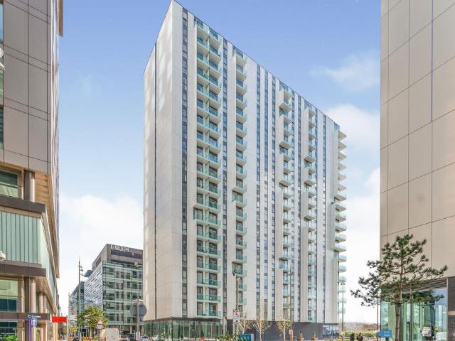 Lightbox, Blue, M50 2 bed flat to rent £1,550 pcm £358 pw