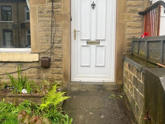 Lightcliffe Road, Huddersfield HD4, 2 bed terraced house to rent, £750 pcm | PrimeLocation