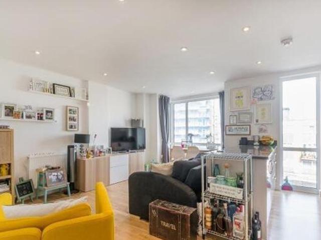 Lighterage Court, High Street, 1 Bedroom Flat
