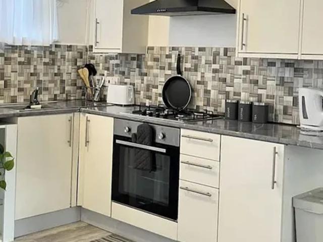 Lighthorne Avenue | Studio apartment for rent #167371578 | Rentberry