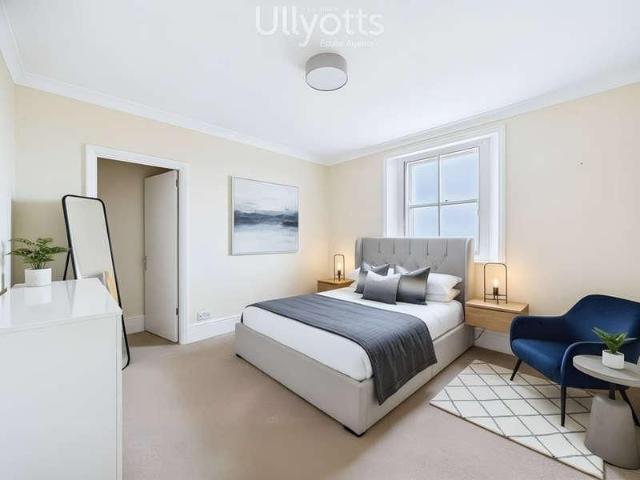 Lighthouse Cottage, Lighthouse Road, YO15