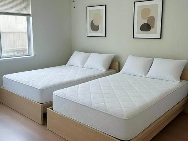 Like New! Live close to i10 and on the bus line