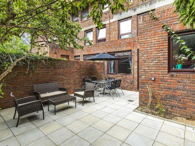 Lily Close, St Paul's Court, London W14, 2 bed flat to rent, £3,200 pcm | PrimeLocation