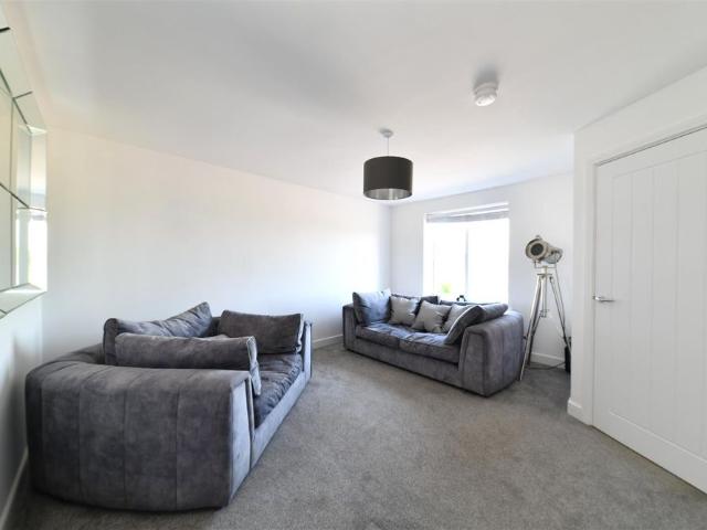 Lily Edge, Biggleswade, SG18