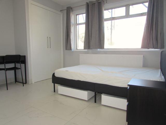 Lily Gardens, Wembley, Middlesex HA0, Room to rent, £1,050 pcm | PrimeLocation