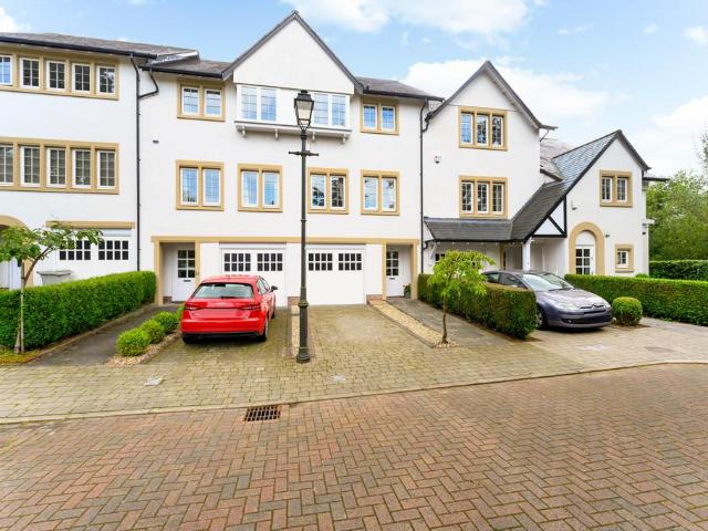 Lilybrook Drive, Knutsford 3 bed terraced house to rent £2,895 pcm £668 pw