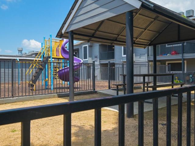 Lila Apartments 2 Bedroom Apartment for Rent at 3711 Dilido Rd, Dallas, TX 75228