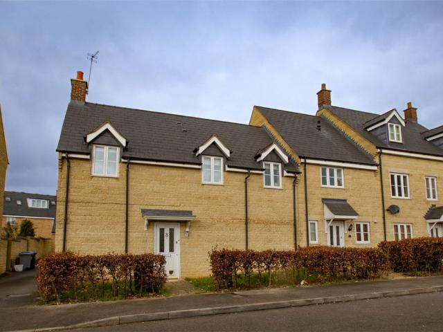 Lilac Way, Carterton, Oxfordshire OX18, 1 bed flat to rent, £1,100 pcm | PrimeLocation