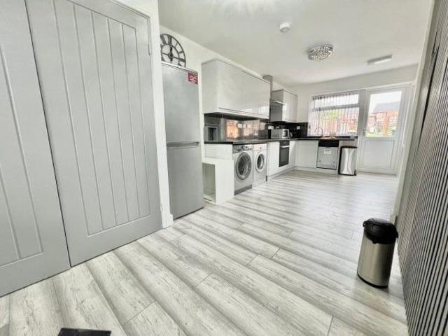 Lilac Grove, Wednesbury, WS10, Property for rent