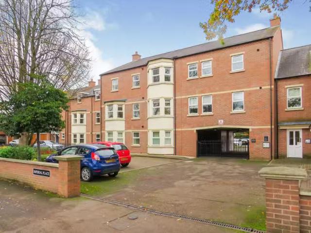 Lillington Road, LEAMINGTON SPA