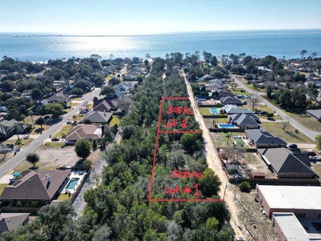 Lillian Ln, Navarre, FL 32566