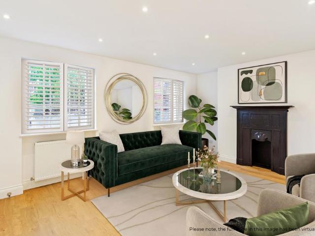 Lillie Road Fulham SW6 2 bed flat to rent £2,750 pcm £635 pw