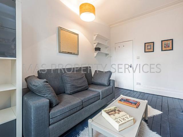 Lillie Road, Fulham SW6, 4 bed flat to rent, £4,100 pcm | PrimeLocation