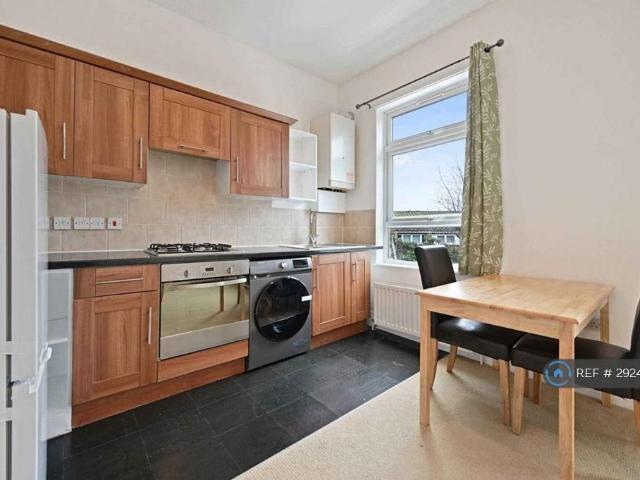 Lillie Road, London, SW6 1 bed flat to rent £1,990 pcm £459 pw