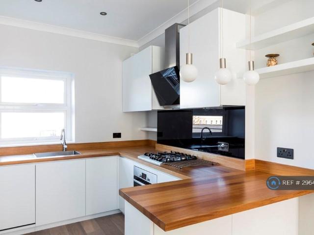 Lillie Road, London, SW6 1 bed flat to rent £2,100 pcm £485 pw