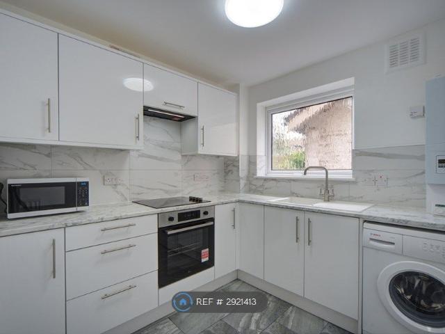 Lilliput Court, London SE12, 1 bed flat to rent, £1,475 pcm | PrimeLocation