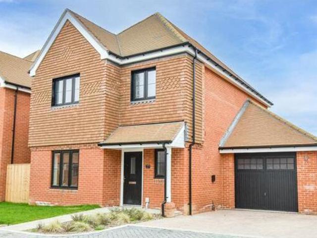 Lilly Wood Lane, Ashford Hill, 3 Bedroom Detached