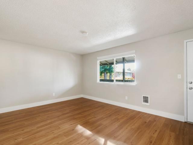Lilly Apartments