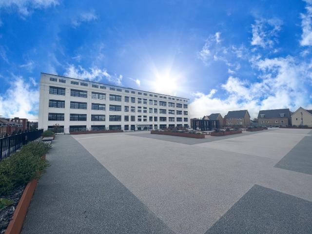 Lilly Court, Chapel Gate RG21, 2 bed flat to rent, £1,450 pcm | PrimeLocation