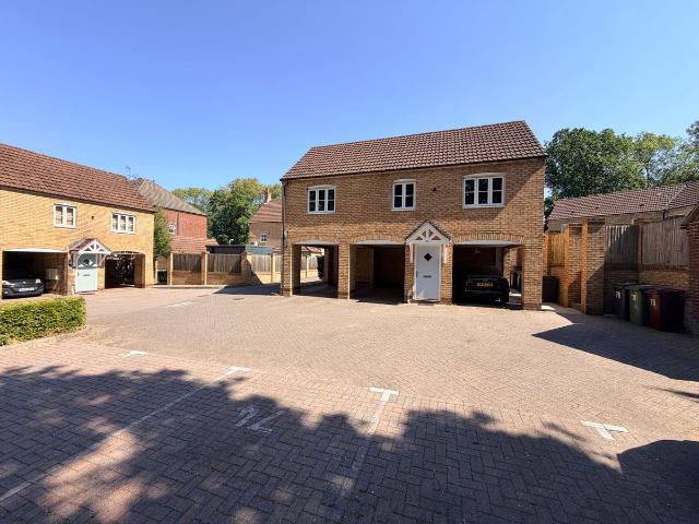 Lillymill Chine, Chineham RG24, 2 bed detached house to rent, £1,300 pcm | PrimeLocation