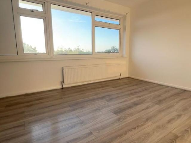 Liphook Close, Hornchurch RM12, Room to rent, £840 pcm | PrimeLocation