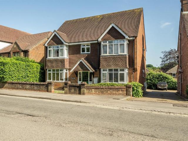 Liphook Road, Haslemere GU27, Studio to rent, £1,100 pcm | PrimeLocation