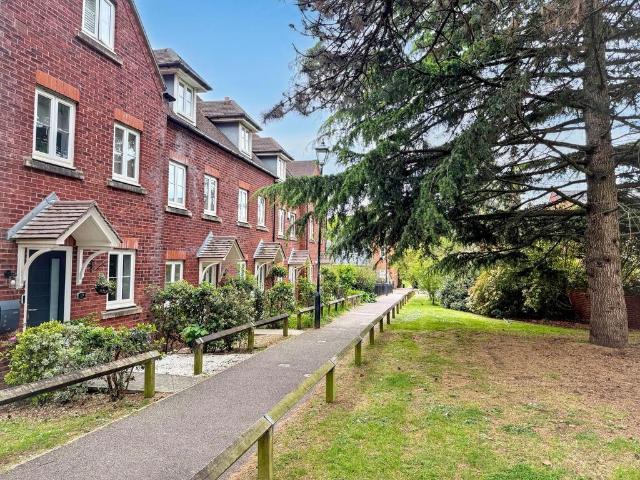 Lister Close, Exeter, EX2 3 bed townhouse to rent £1,550 pcm £358 pw