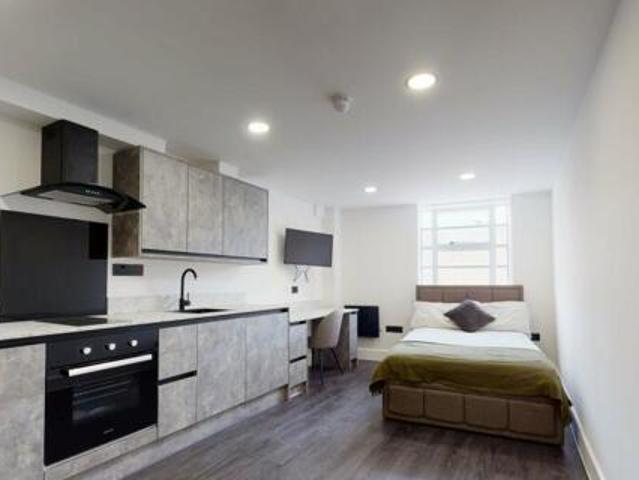 Lister Gate, City Centre, Studio Flat For