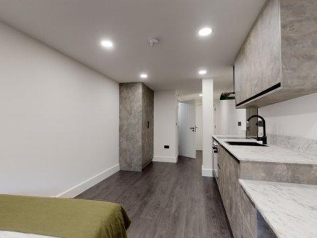 Lister Gate, Nottingham NG1, Room to rent, £780 pppm | PrimeLocation
