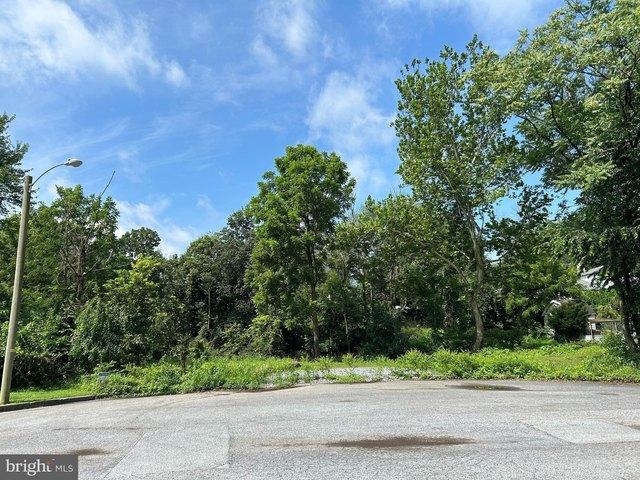 Lisa Dr, Harrisburg, PA 17111