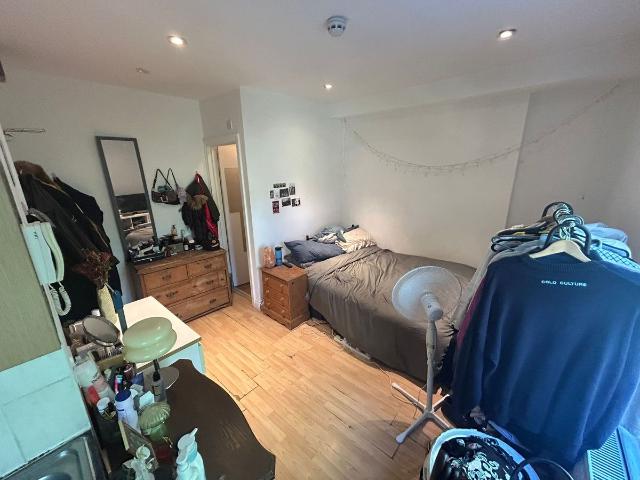 Lisgar Terrace, London W14, Studio to rent, £985 pcm | PrimeLocation