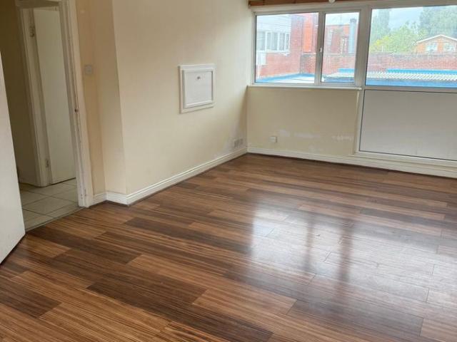 Liskeard, Walsall WS5, 3 bed flat to rent, £950 pcm | PrimeLocation
