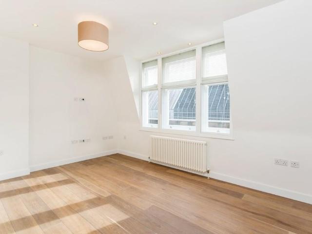 Lisle Street, Chinatown W1 2 bed apartment to rent £3,358 pcm £775 pw