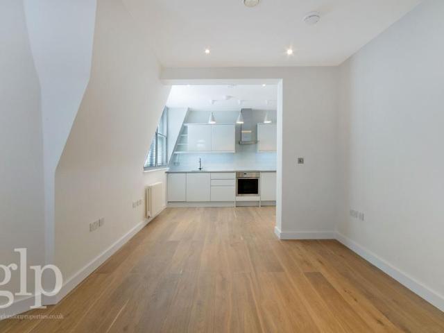 Lisle Street, Soho, WC2H 1 bed apartment to rent £2,557 pcm £590 pw