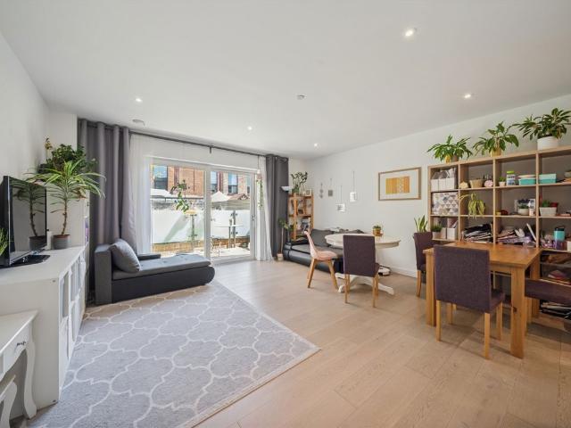 Lismore Boulevard, Colindale NW9, 3 bed flat to rent, £3,300 pcm | PrimeLocation