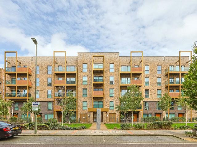 Lismore Boulevard, London NW9, Studio to rent, £4,500 pcm | PrimeLocation