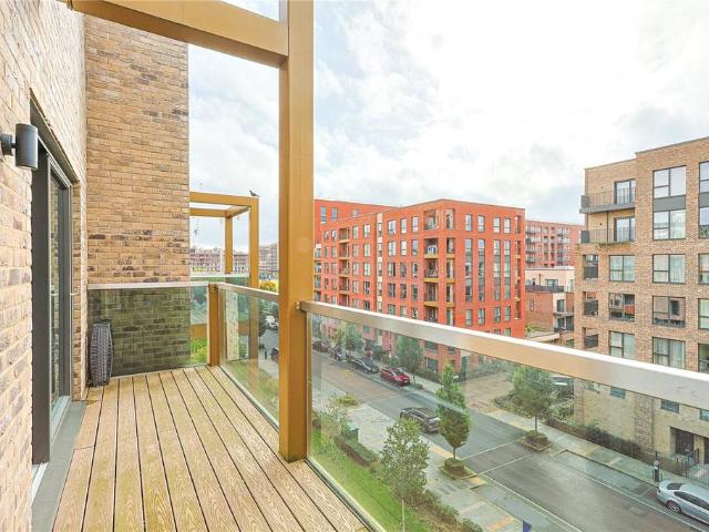 Lismore Boulevard, London, NW9 1 bed apartment to rent £2,100 pcm £485 pw