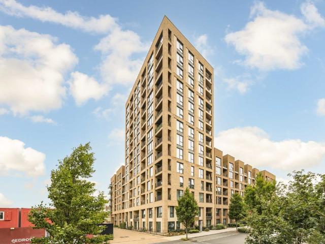 Lismore Boulevard, London NW9, 1 bed flat to rent, £1,750 pcm | PrimeLocation