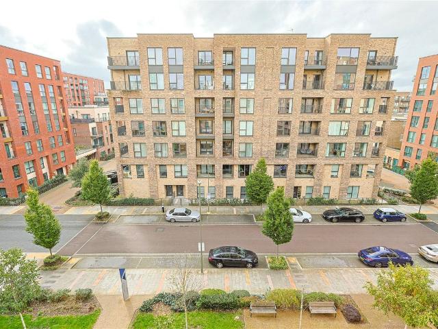 Lismore Boulevard, London NW9, 2 bed flat to rent, £2,500 pcm | PrimeLocation