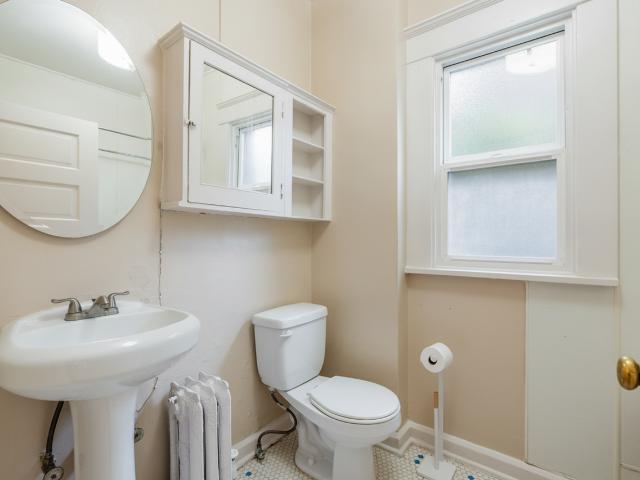 Lismore 2 Bedroom Apartment for Rent at 313 10th Ave E, Seattle, WA 98102 Broadway