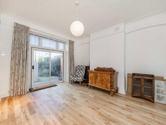 Lissenden Gardens, NW5, London