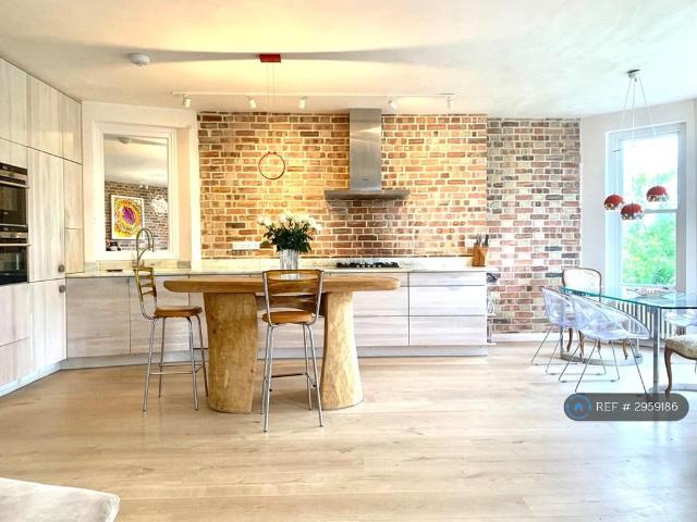 Lissenden Mansions, London, NW5 3 bed flat to rent £4,000 pcm £923 pw